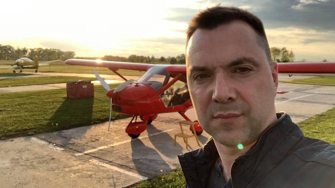Советник Офиса президента Украины Арестович заявил об уходе с поста ...